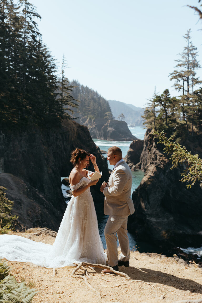 Natural Bridges Oregon Elopement Guide | Brookings Oregon Coastal ...